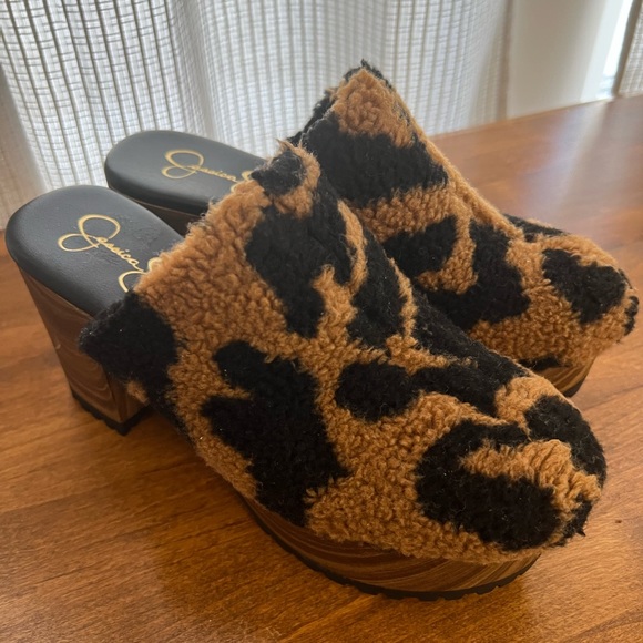 Jessica Simpson | Shoes | Jessica Simpson Fuzzy Wood Platform Clog ...